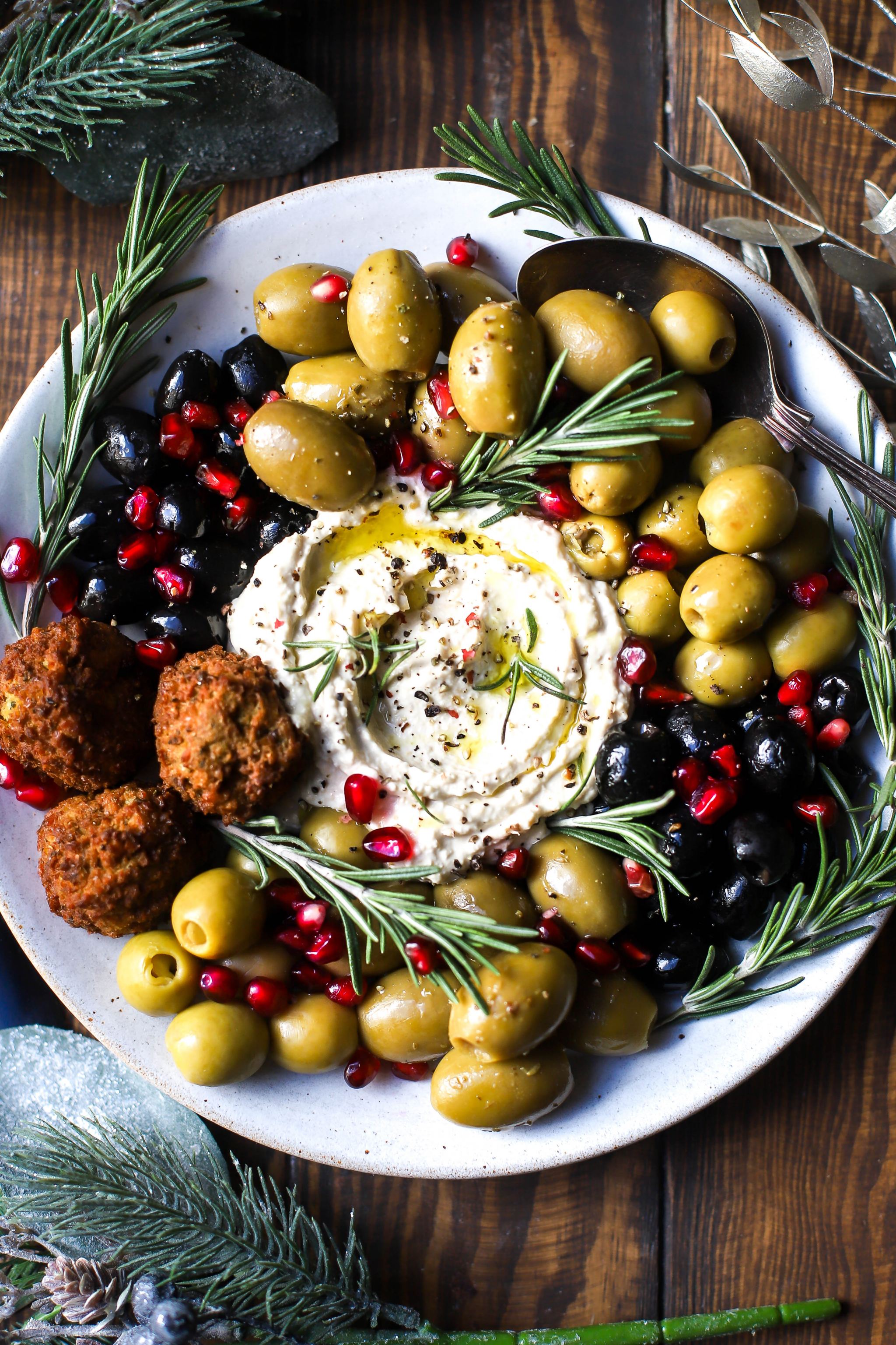 Olive Wreath Platter - Charley's Health